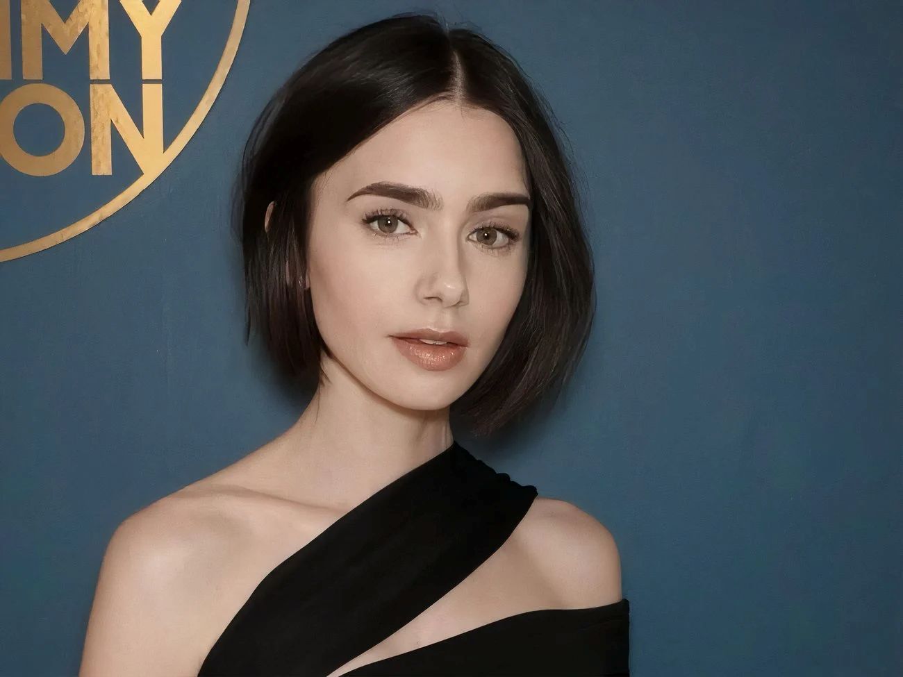 Лили Коллинз впервые стала мамой | Postfuctum.info